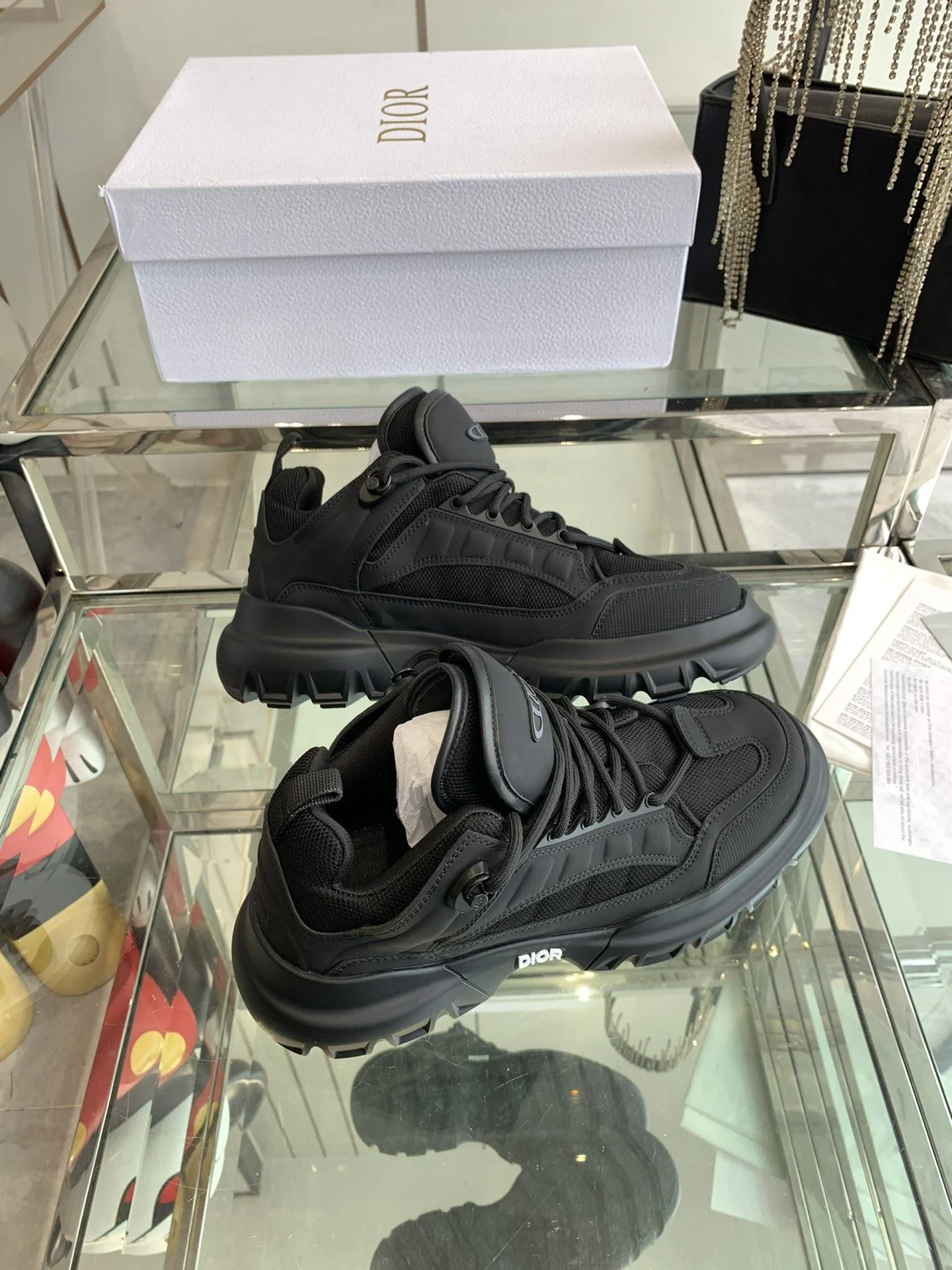 Accurate model Christian Dior Sneaker