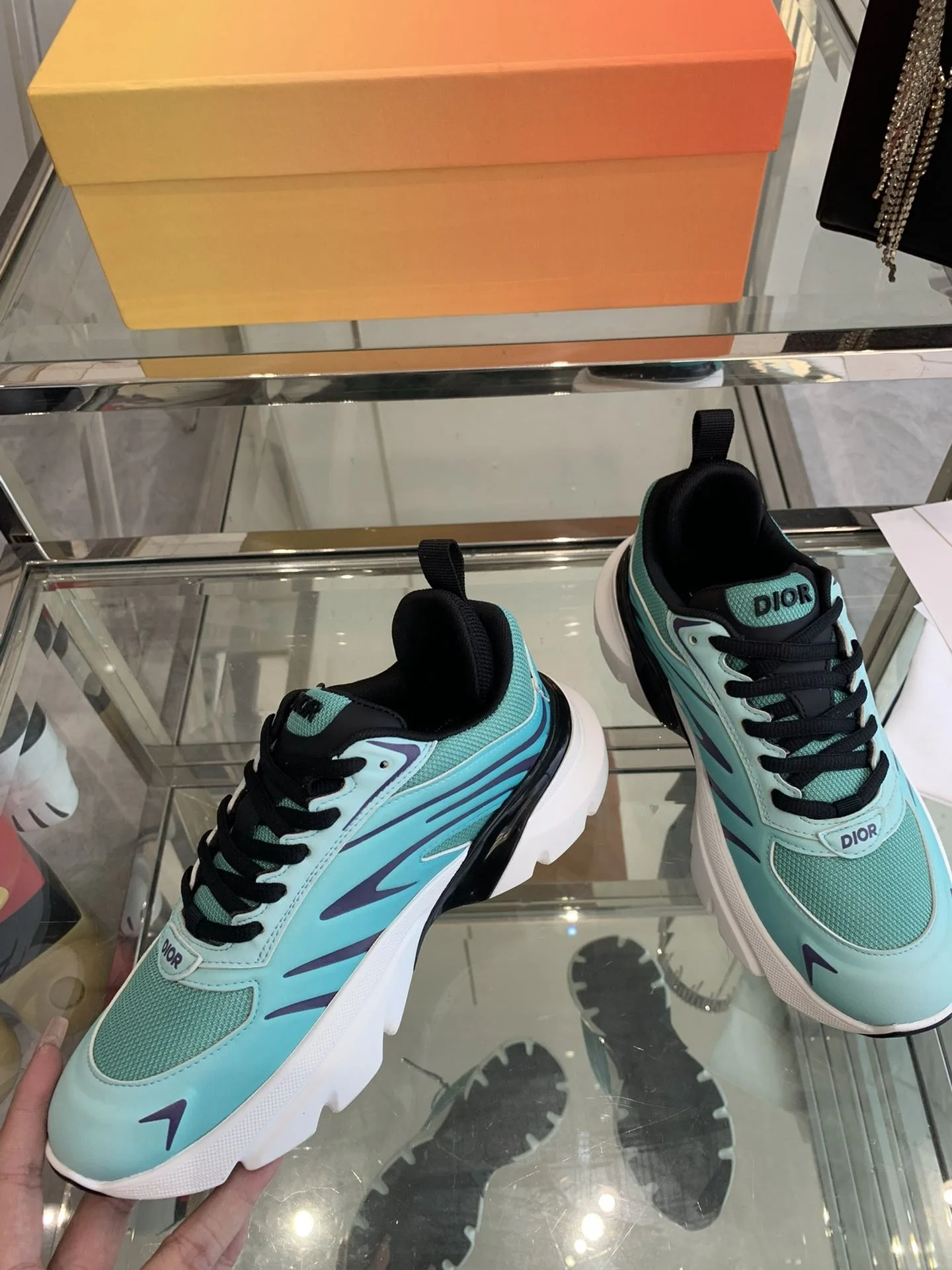 Indistinguishable Christian Dior Sneaker