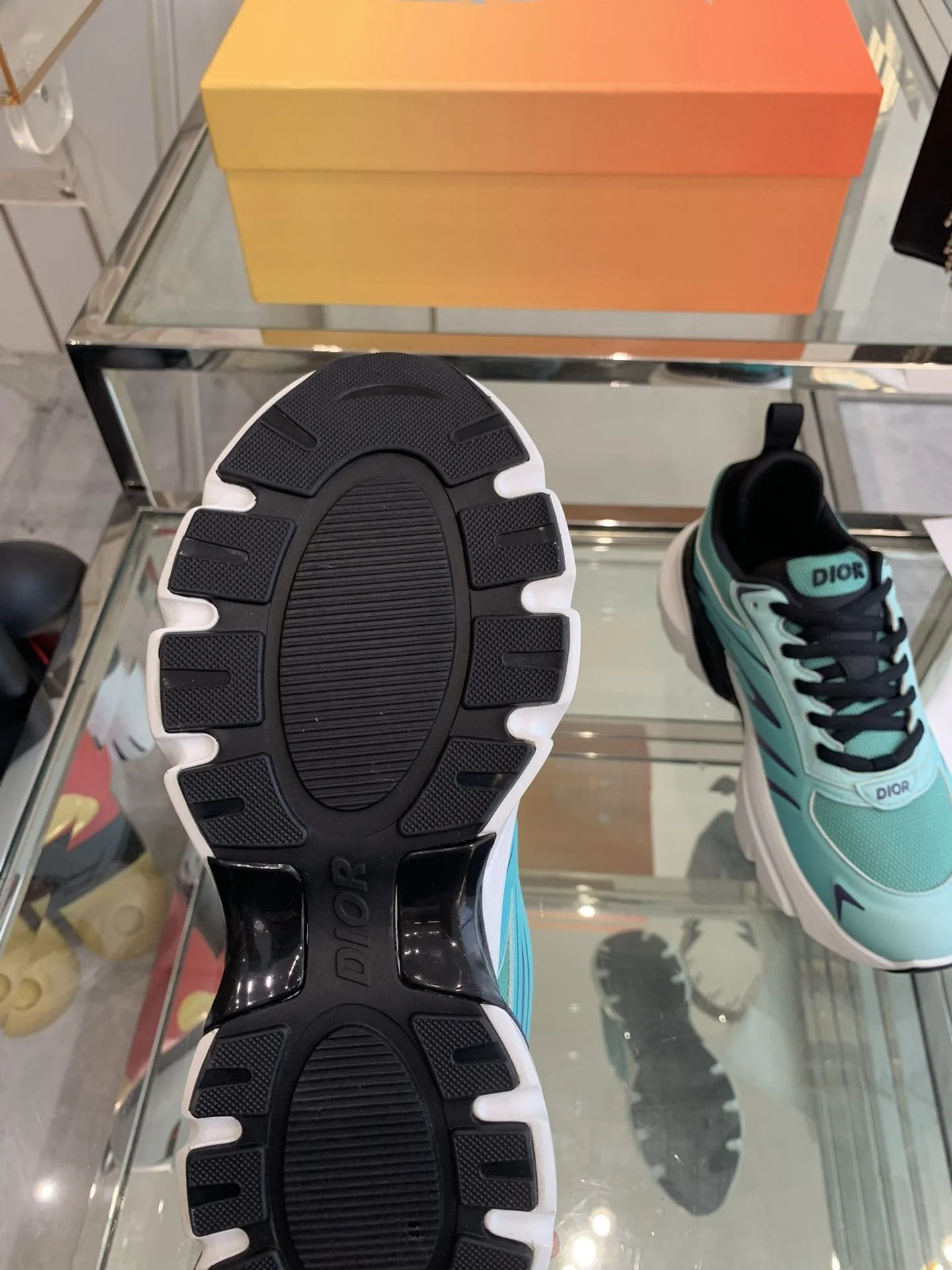 Indistinguishable Christian Dior Sneaker