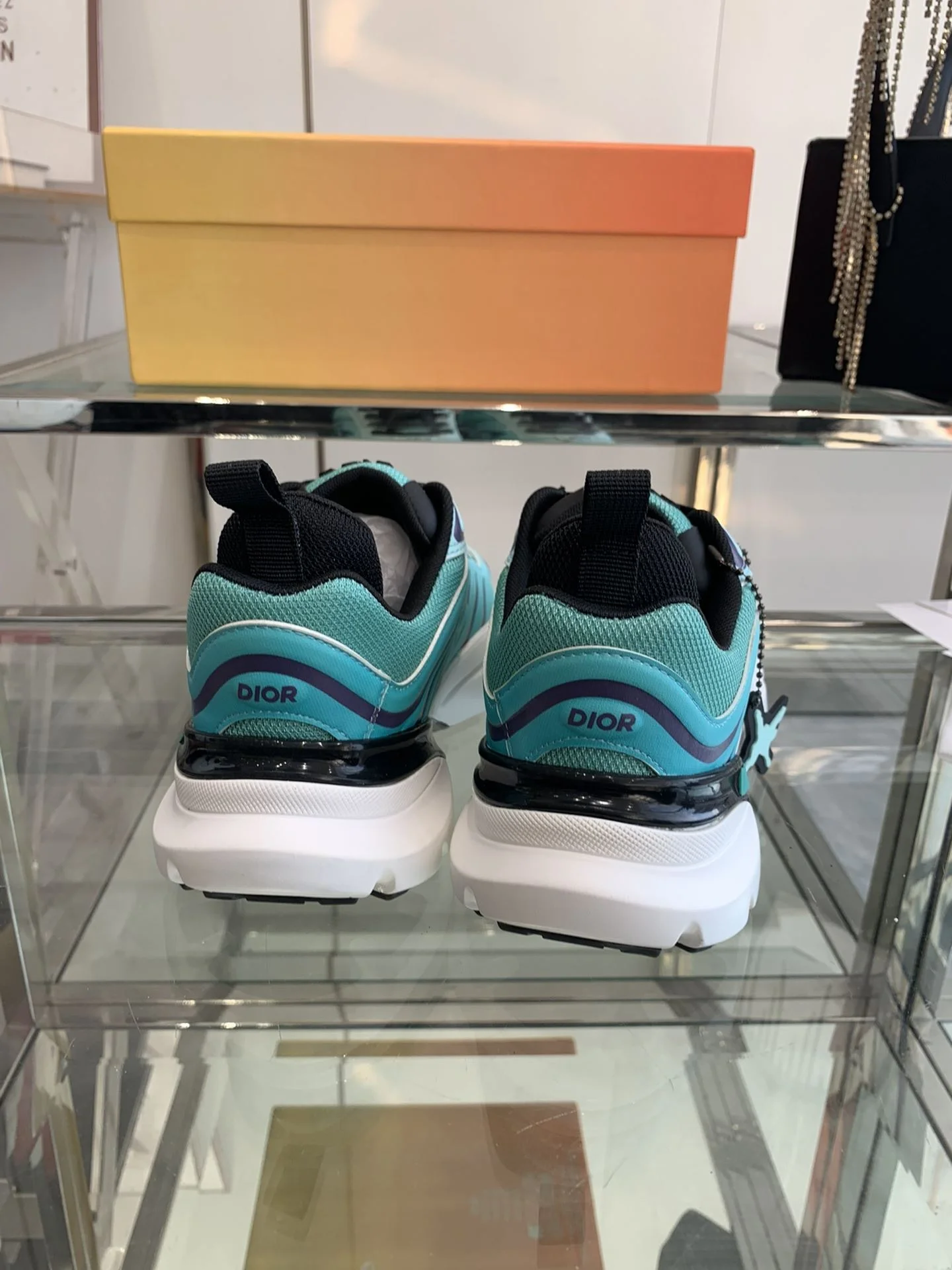 Indistinguishable Christian Dior Sneaker