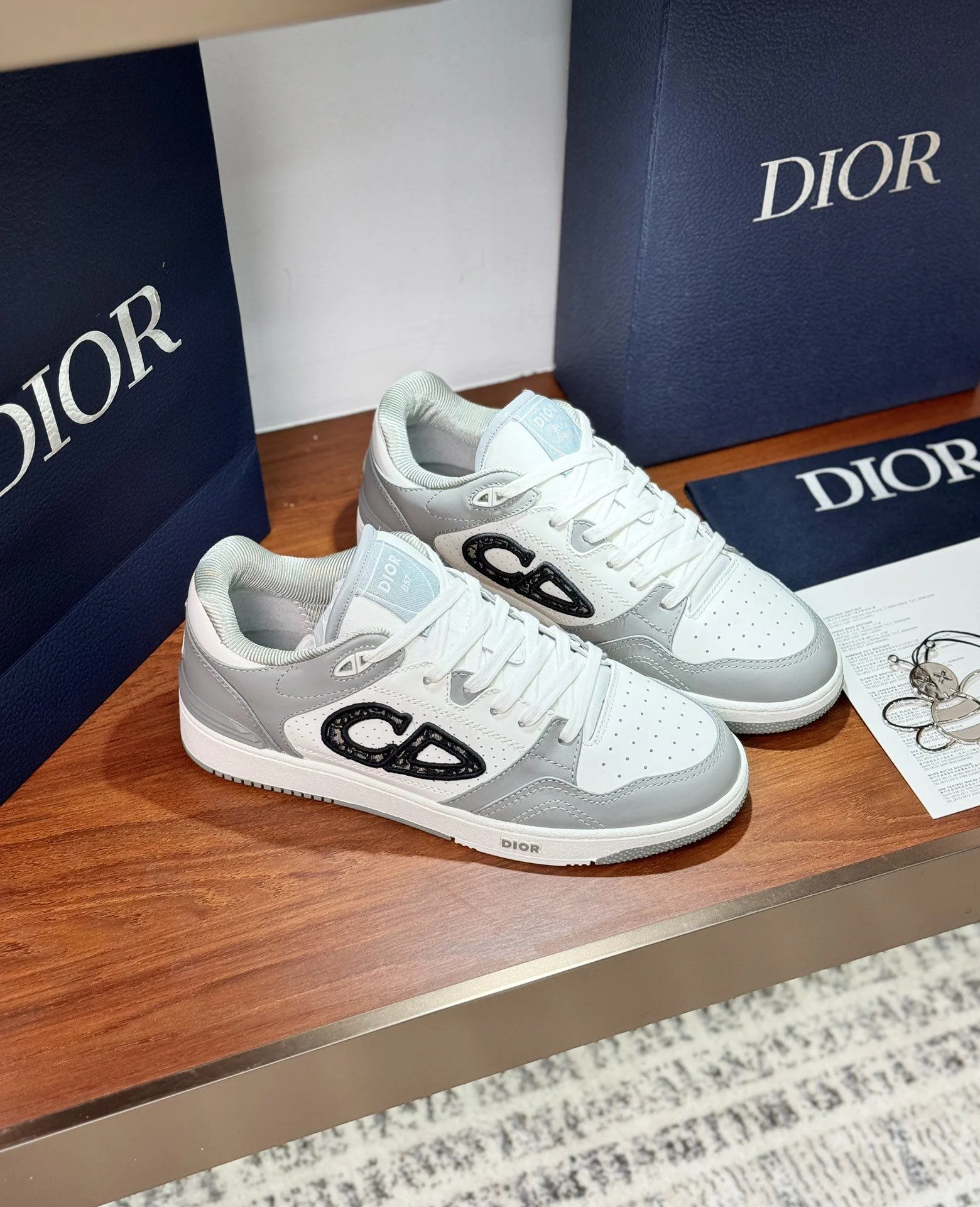 Bargain Christian Dior Sneaker