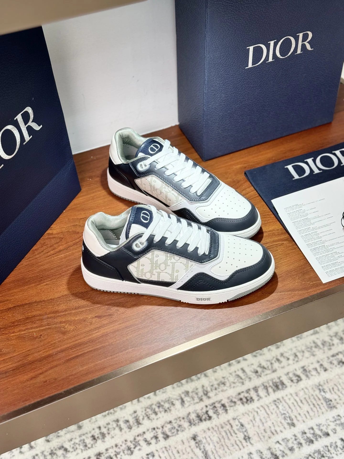 Low-cost Christian Dior Sneaker