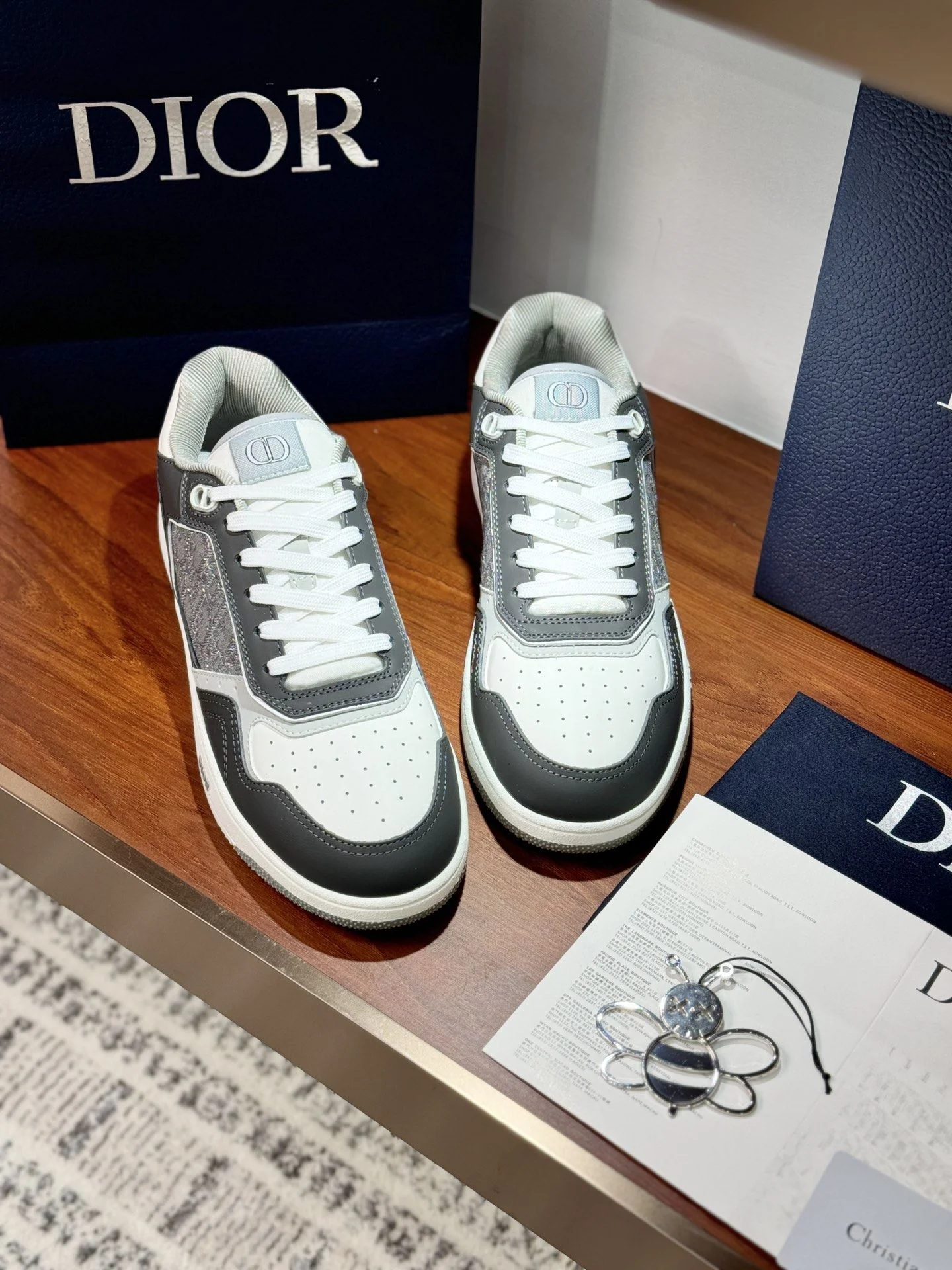 Discounted Christian Dior Sneaker