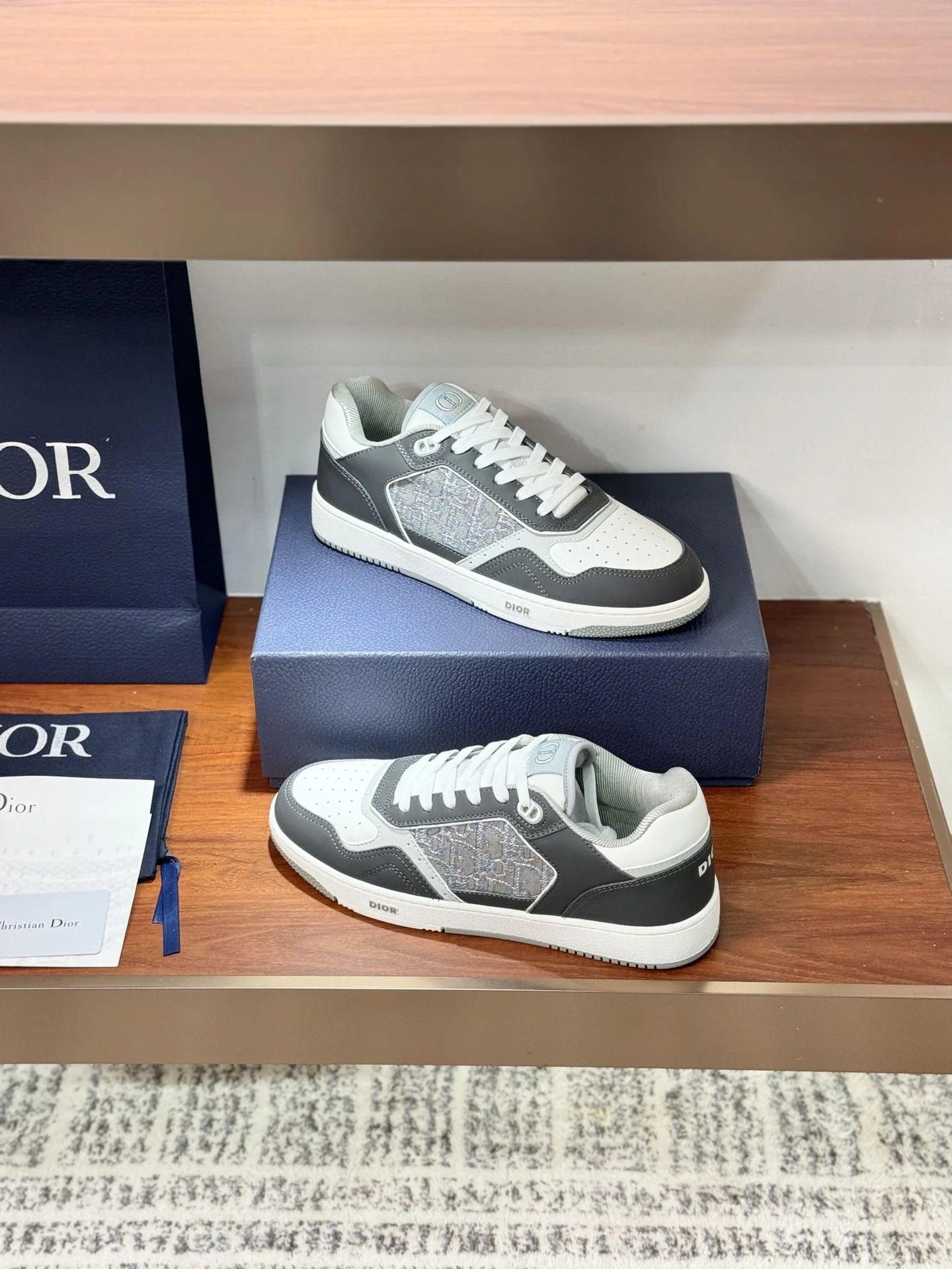 Discounted Christian Dior Sneaker