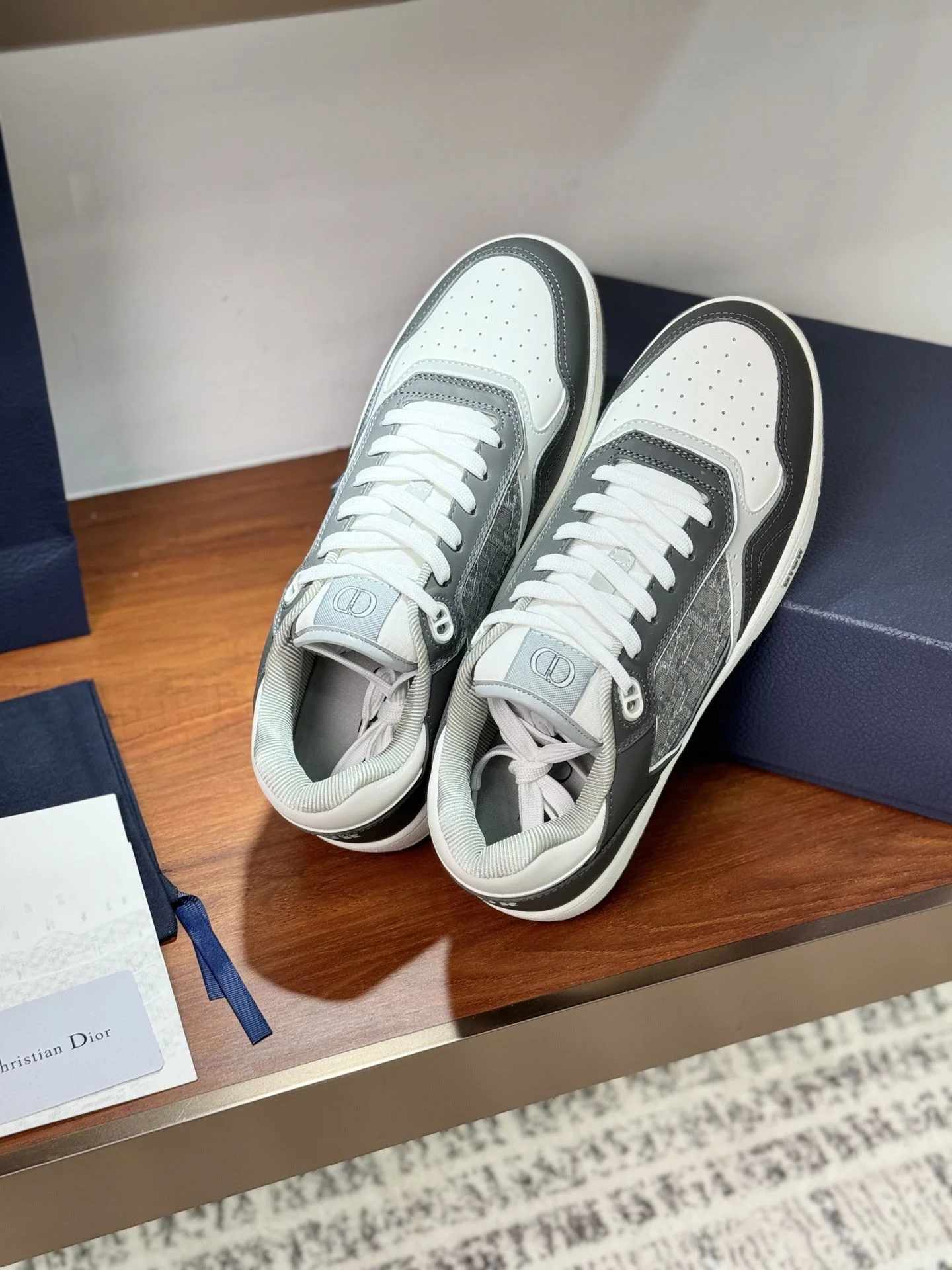 Discounted Christian Dior Sneaker