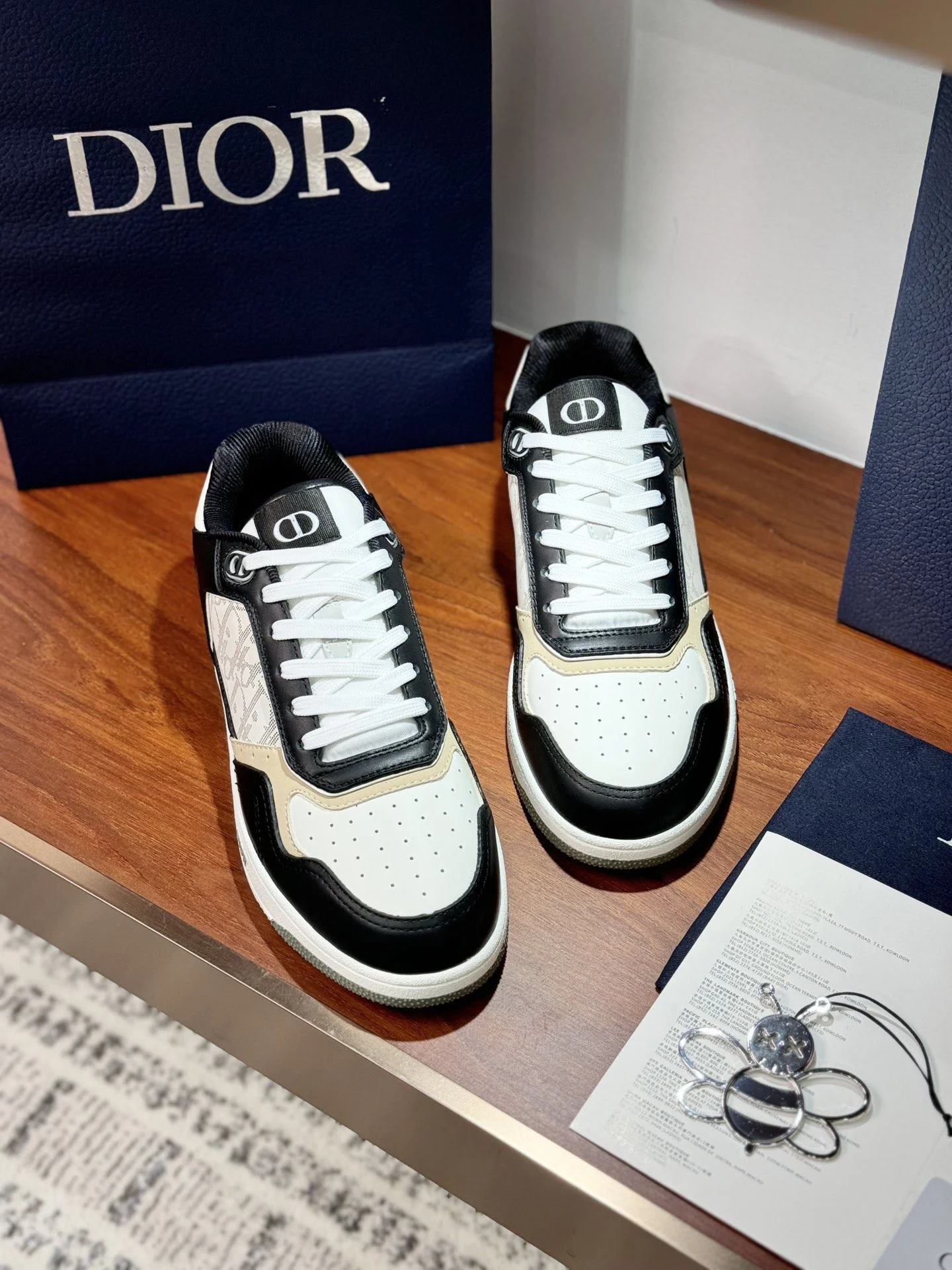 Discounted Christian Dior Sneaker