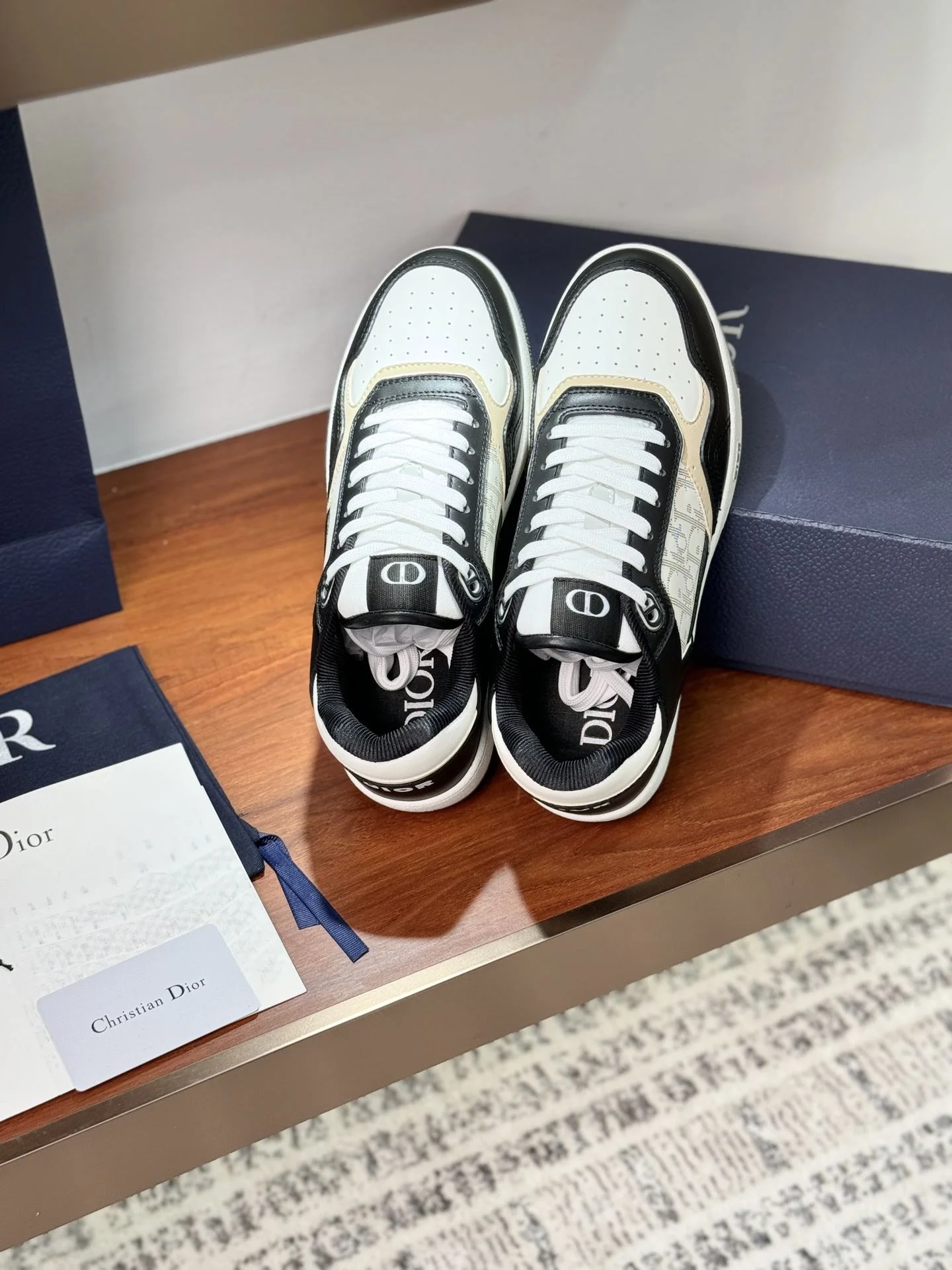 Discounted Christian Dior Sneaker