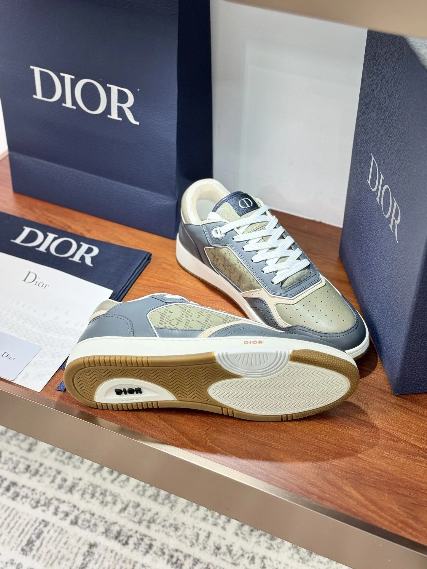 Indistinguishable Christian Dior Sneaker