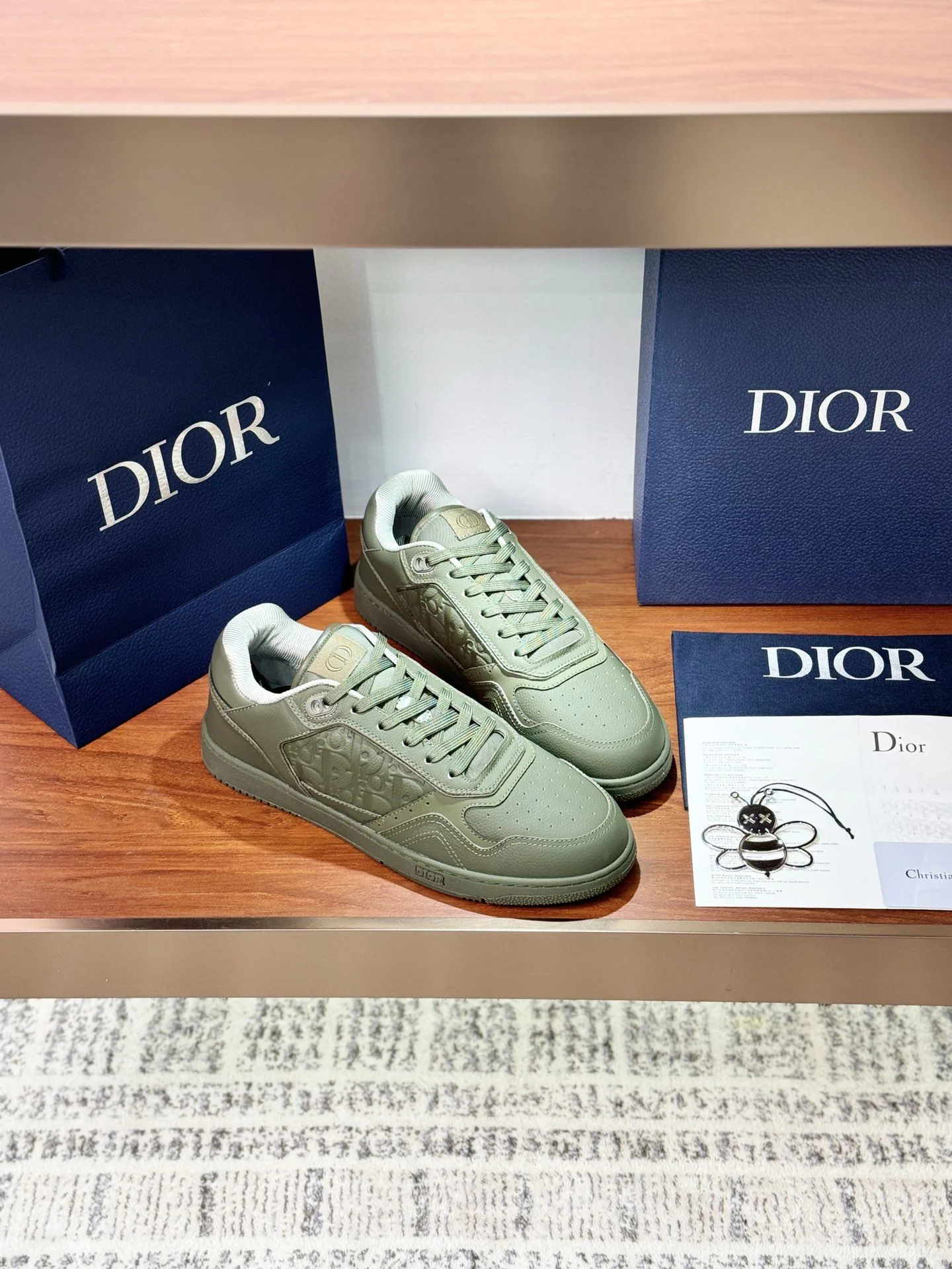 Legit Christian Dior Sneaker