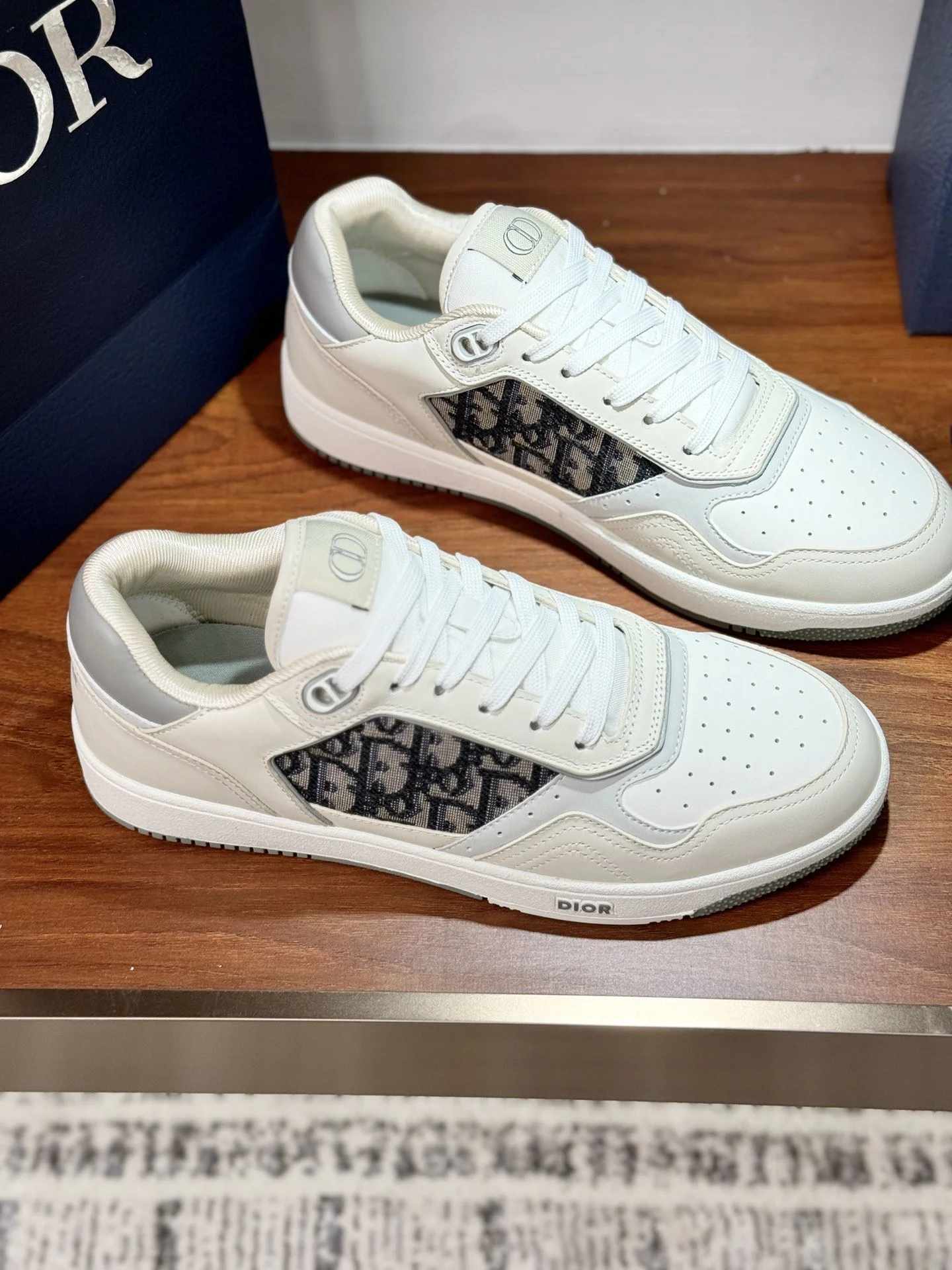 Precise copy Christian Dior Sneaker
