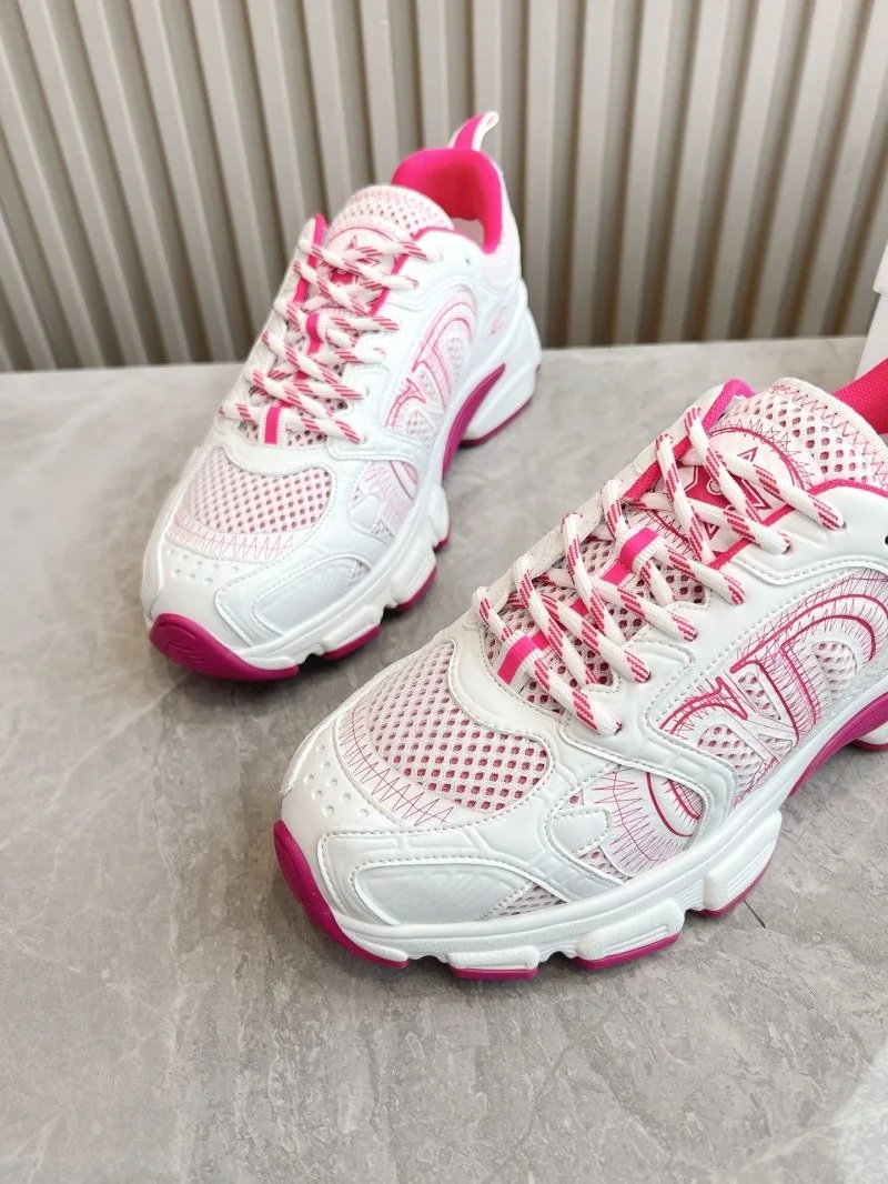 Legit Christian Dior Sneaker