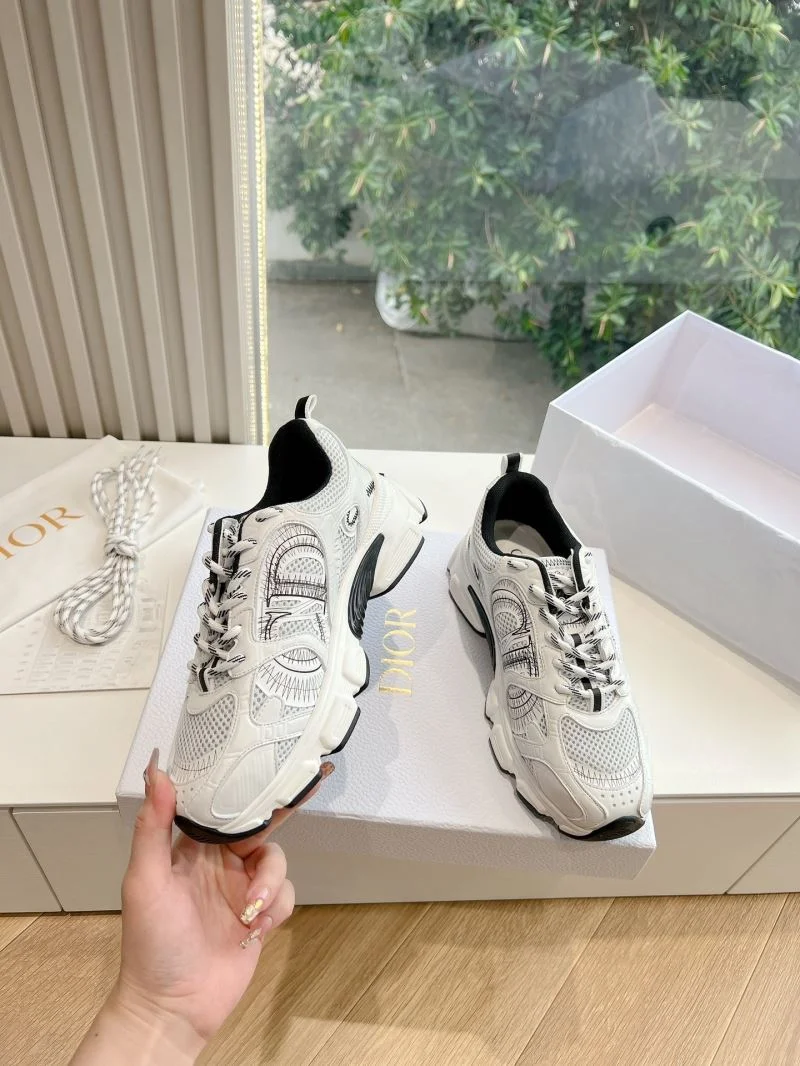 Economical Christian Dior Sneaker