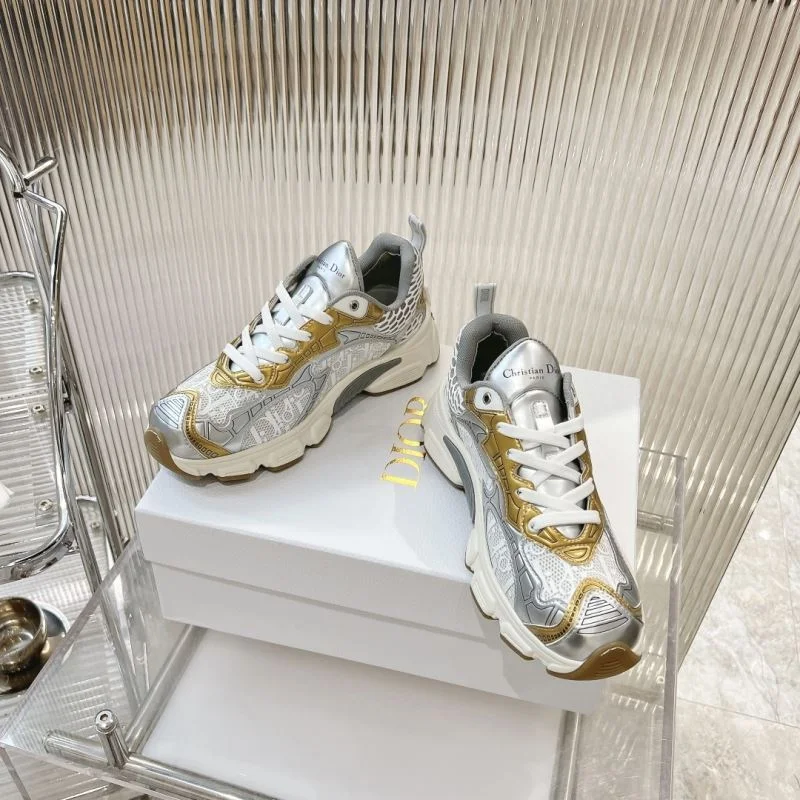 Accurate model Christian Dior Sneaker