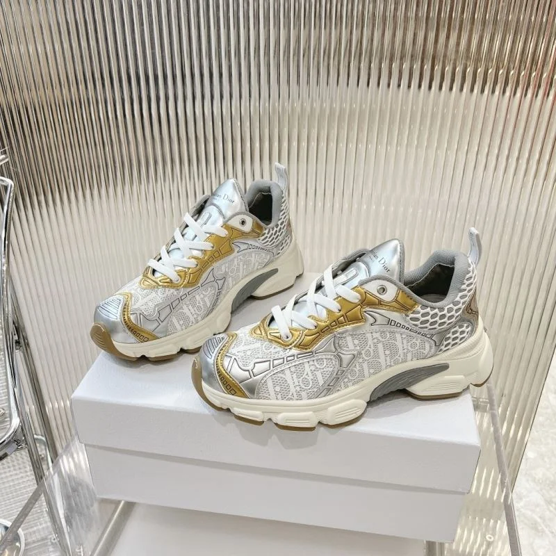 Accurate model Christian Dior Sneaker