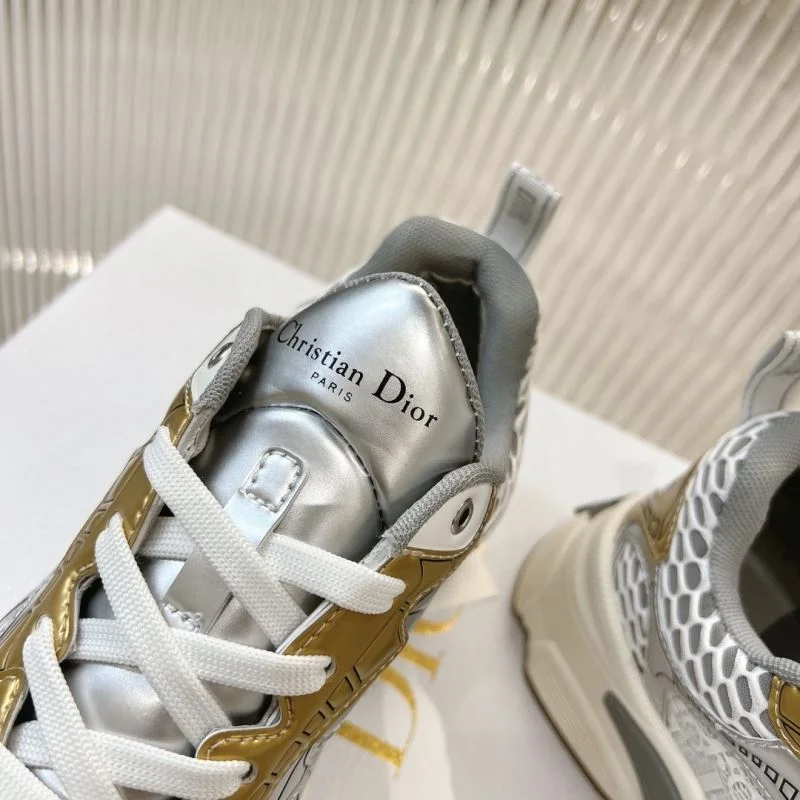 Accurate model Christian Dior Sneaker