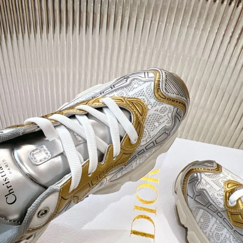 Accurate model Christian Dior Sneaker