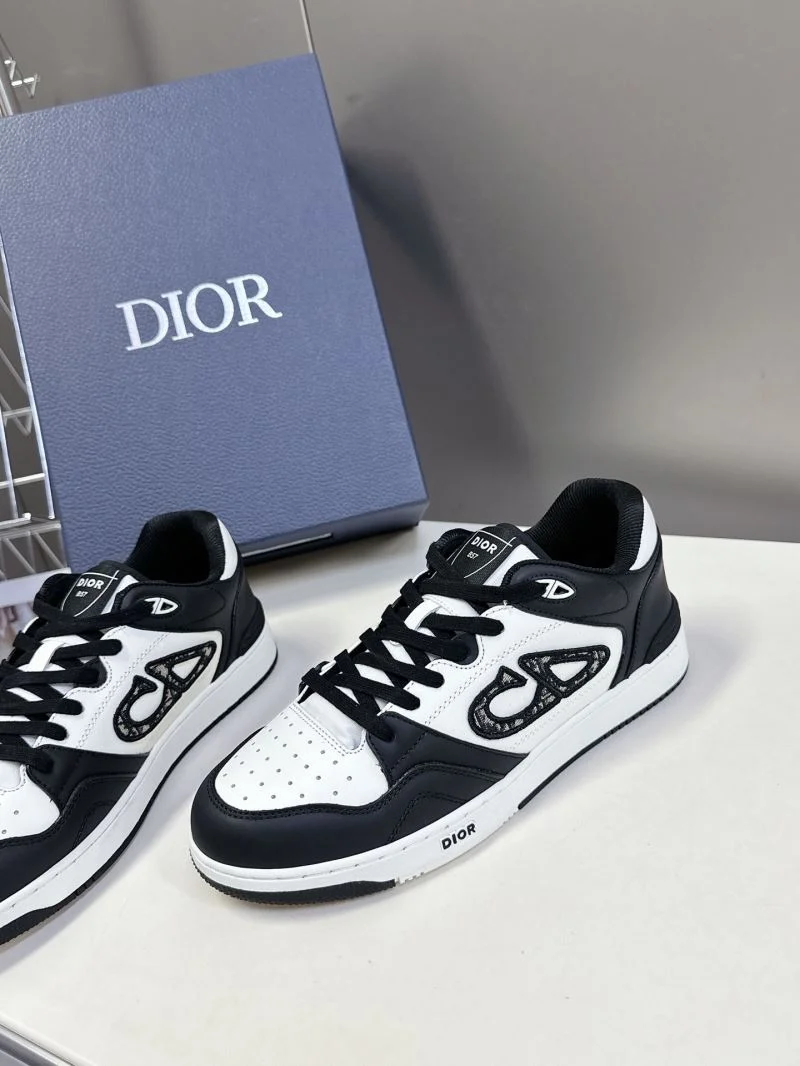 Indistinguishable Christian Dior Sneaker