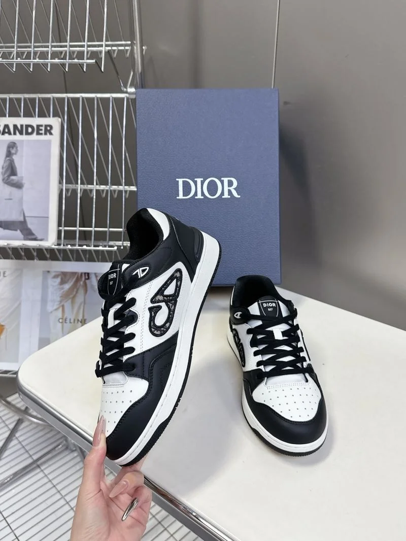 Indistinguishable Christian Dior Sneaker