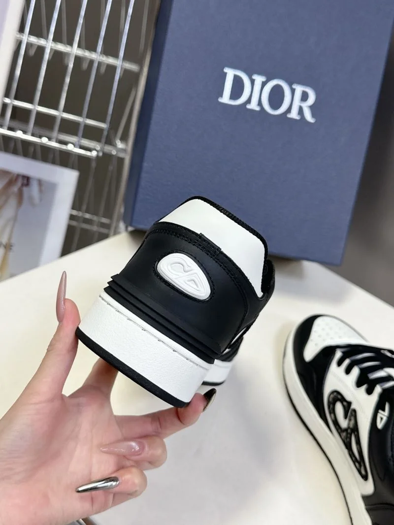 Indistinguishable Christian Dior Sneaker