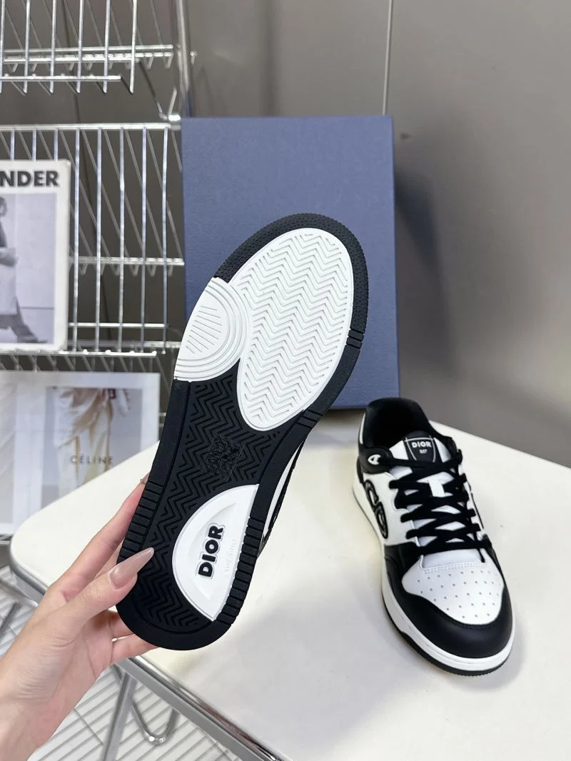 Indistinguishable Christian Dior Sneaker