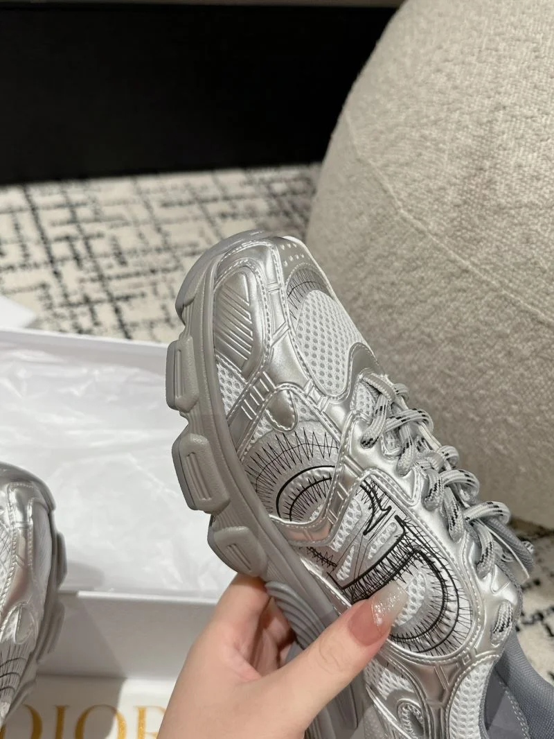 Legit Christian Dior Sneaker