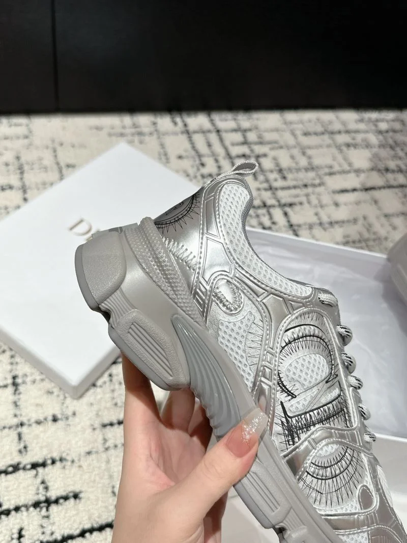 Legit Christian Dior Sneaker