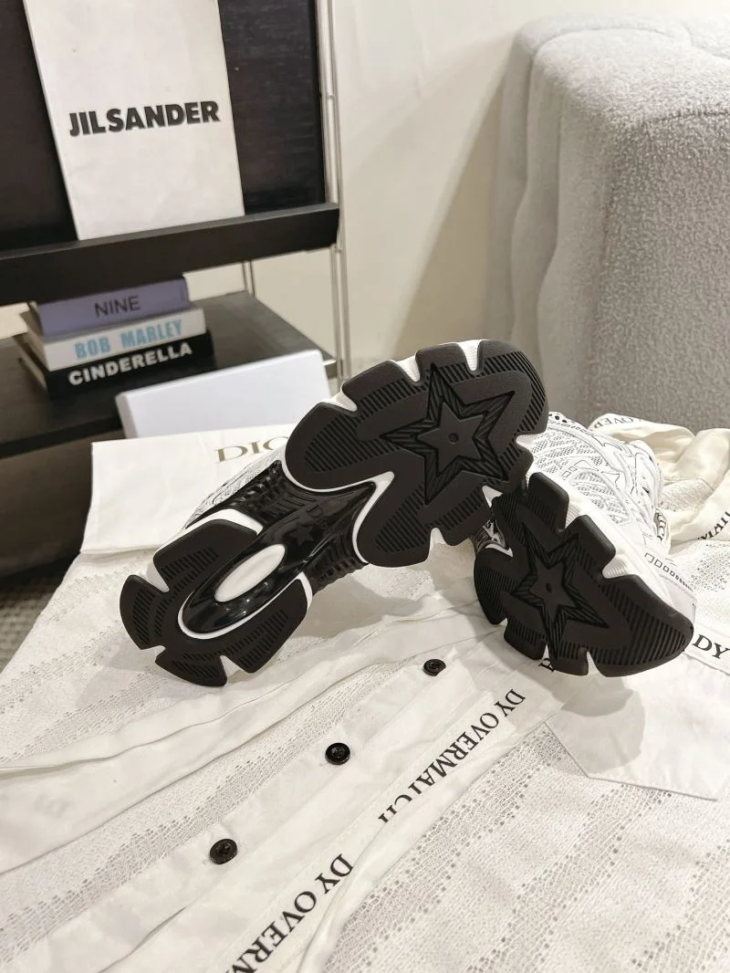 Indistinguishable Christian Dior Sneaker