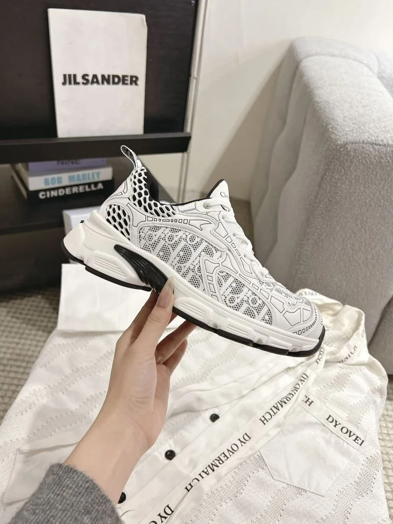 Indistinguishable Christian Dior Sneaker