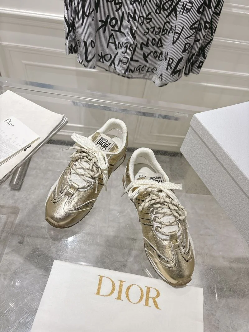 Accurate model Christian Dior Sneaker