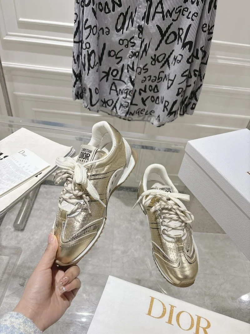 Accurate model Christian Dior Sneaker
