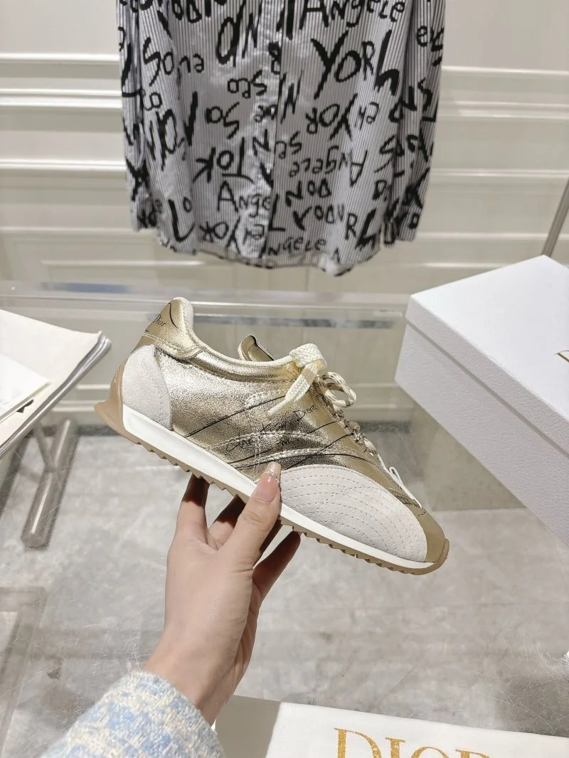 Accurate model Christian Dior Sneaker