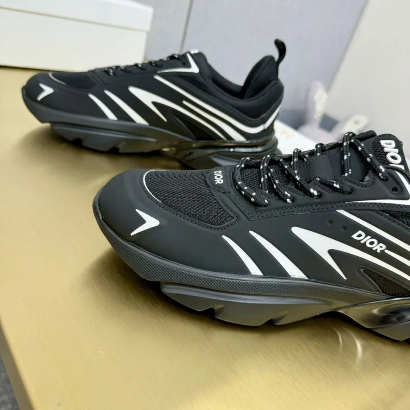 Legit Christian Dior Sneaker