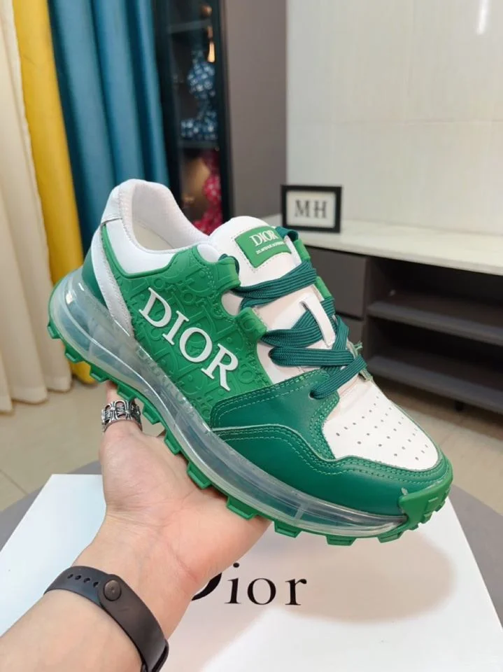 Legit Christian Dior Sneaker