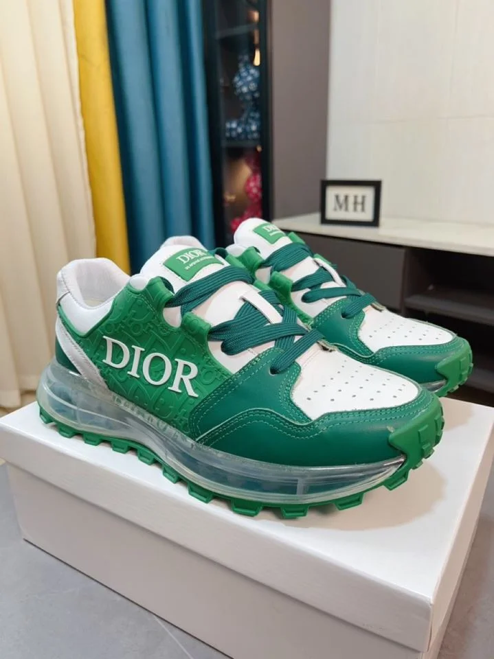 Legit Christian Dior Sneaker