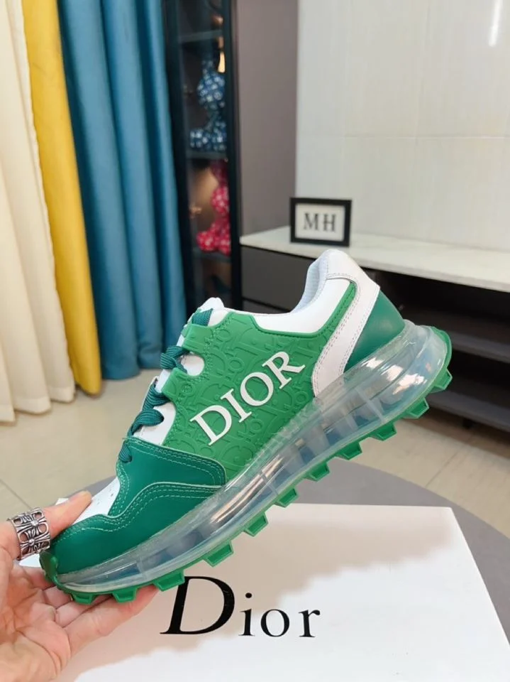 Legit Christian Dior Sneaker