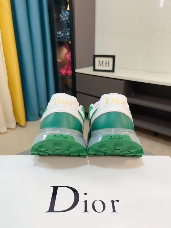 Legit Christian Dior Sneaker