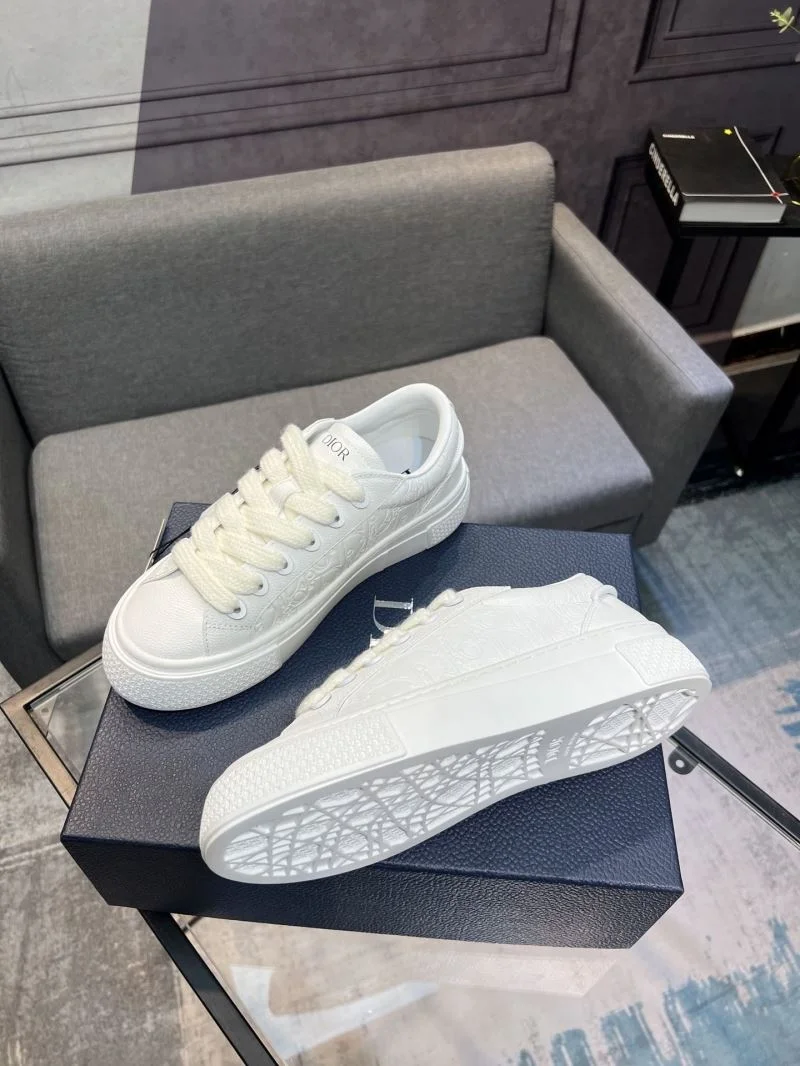 Indistinguishable Christian Dior Sneaker