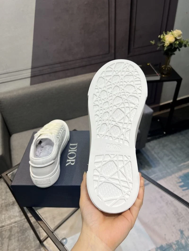 Indistinguishable Christian Dior Sneaker