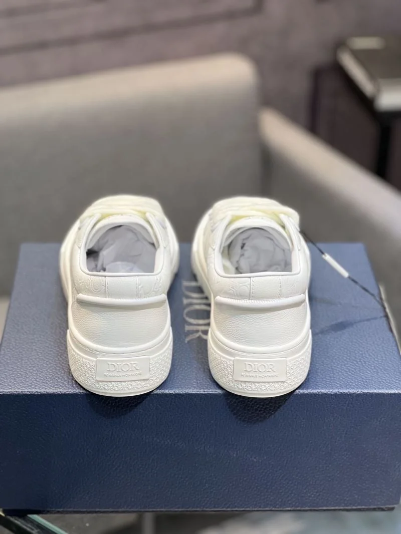 Indistinguishable Christian Dior Sneaker
