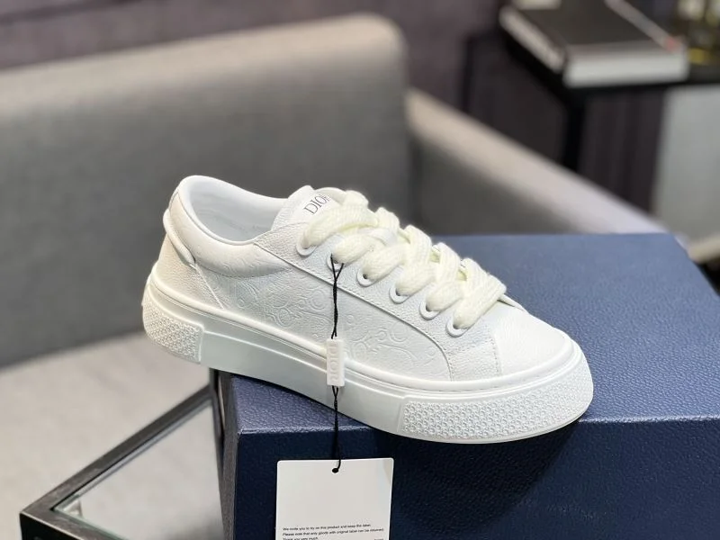 Indistinguishable Christian Dior Sneaker