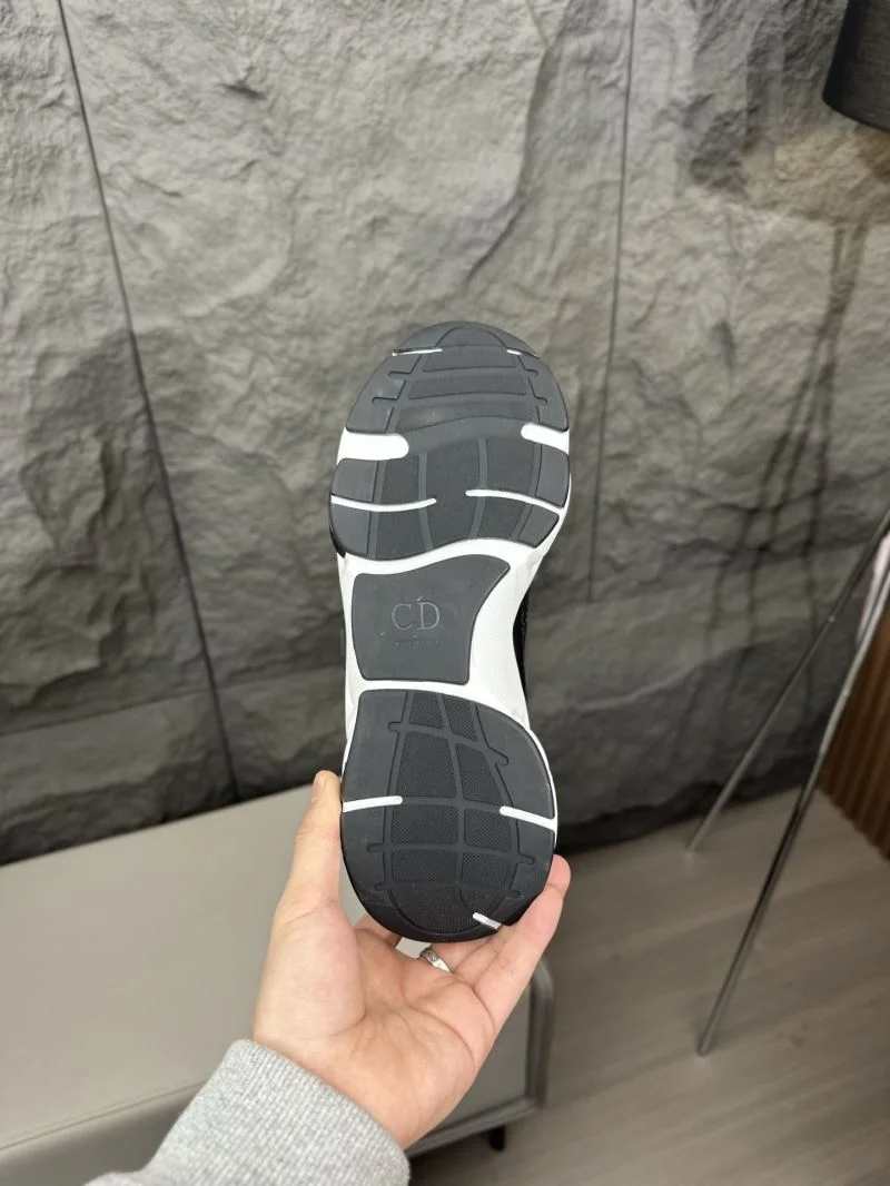 Legit Christian Dior Sneaker
