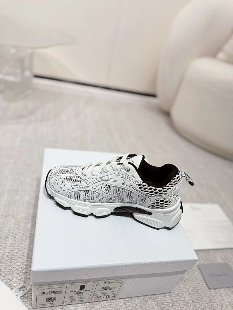Budget-friendly Christian Dior Sneaker