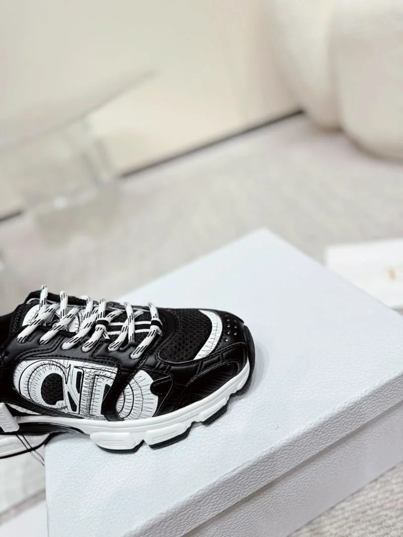 Indistinguishable Christian Dior Sneaker