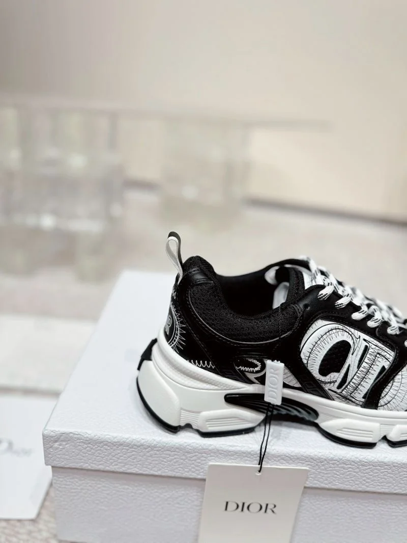Indistinguishable Christian Dior Sneaker