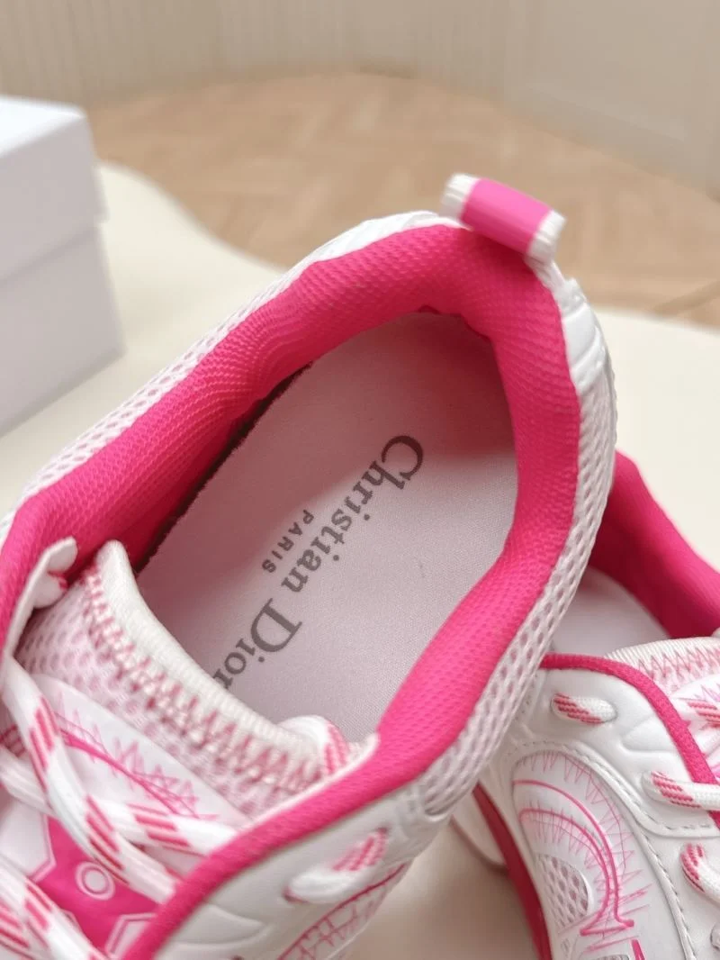 Indistinguishable Christian Dior Sneaker