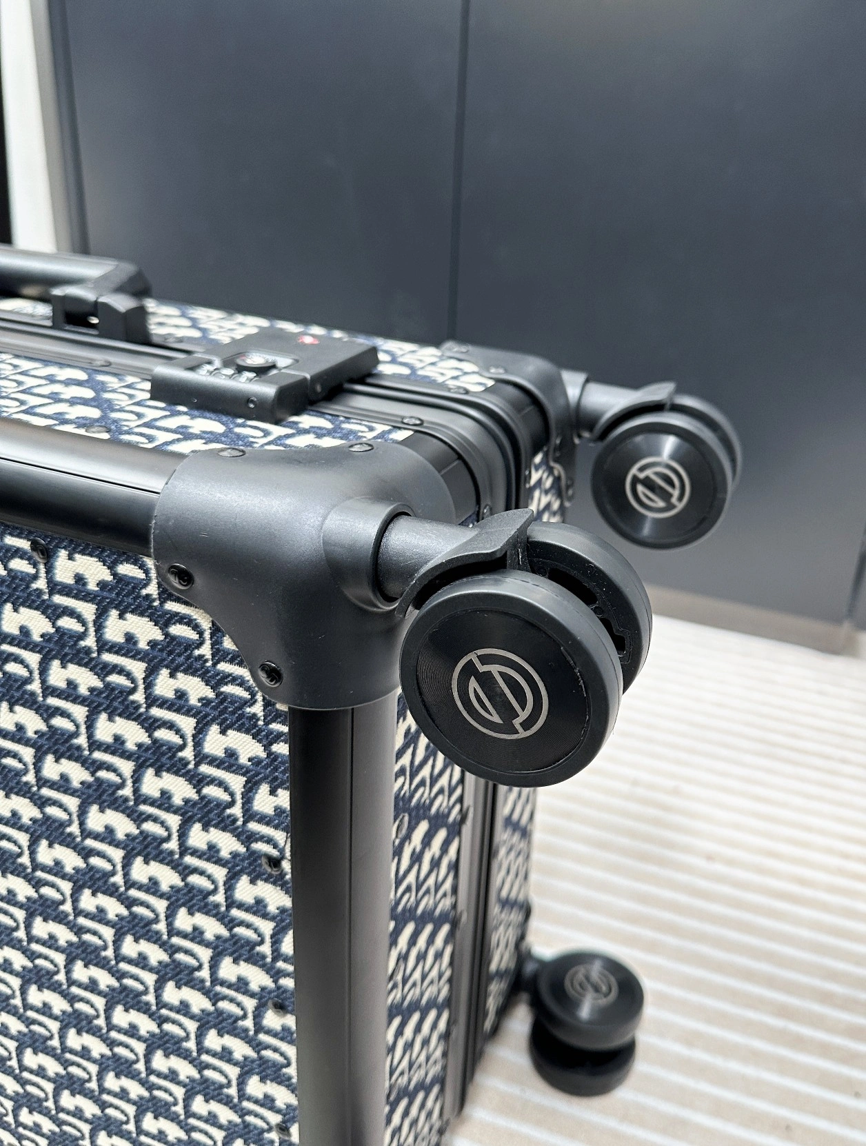 High fidelity Christian Dior Suitcase