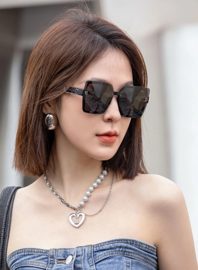 Indistinguishable Christian Dior Sunglasses