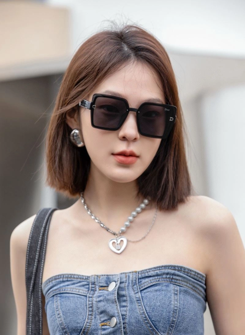 Indistinguishable Christian Dior Sunglasses