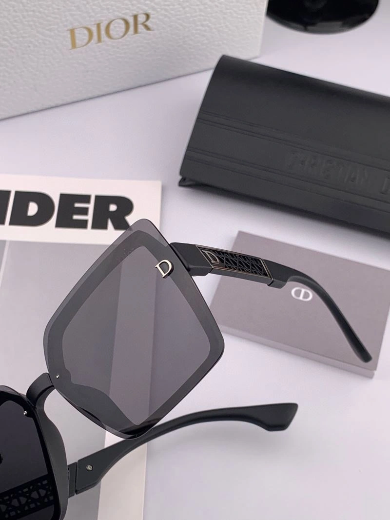 Indistinguishable Christian Dior Sunglasses