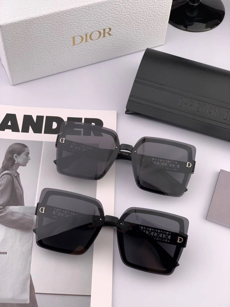 Indistinguishable Christian Dior Sunglasses
